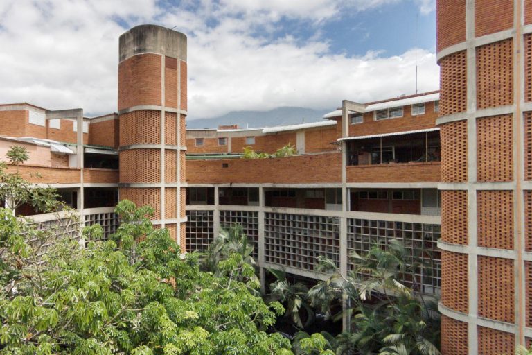 Hidden Architecture » Edificio Altolar - Hidden Architecture